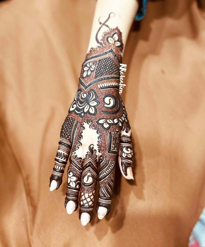 Stylish Red Color Mehndi Design 2023 सिम्पल मेहंदी डिजाइन - Girls ...