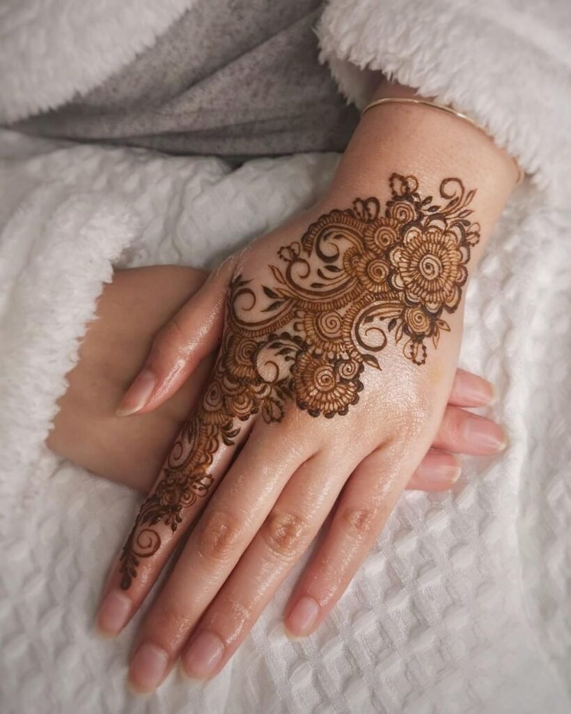 Mehndi designs : Simple Arabic Mehendi Design For Girls - Girls Fashion ...